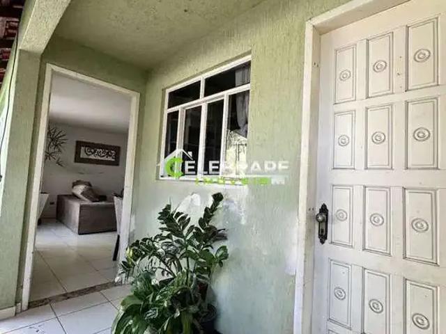Casa / Sobrado para Venda em Pinhais/PR Alto Tarumã 2 Quartos