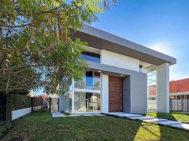 Casa / Sobrado para Venda em Pinhais/PR Alphaville Graciosa 5 Quartos