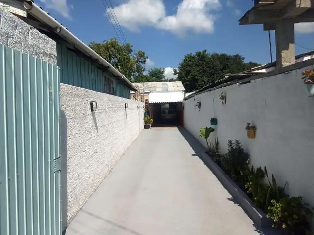 Casa / Sobrado para Venda em Pinhais/PR Atuba 2 Quartos