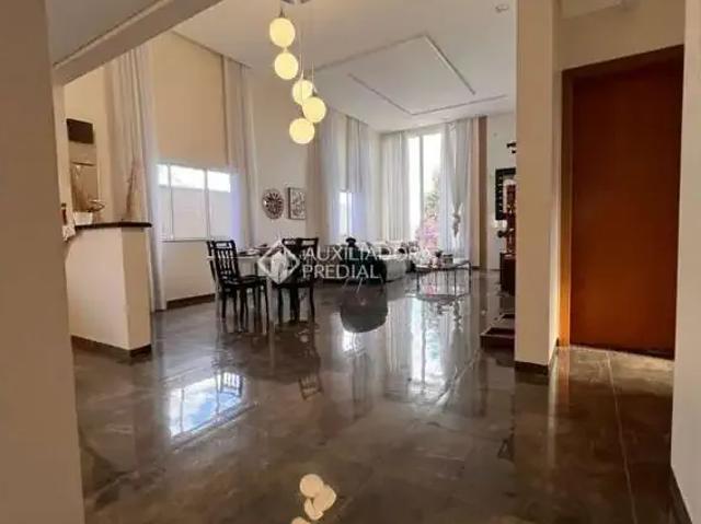Casa / Sobrado para Venda em Pinhais/PR Estância Pinhais 4 Quartos