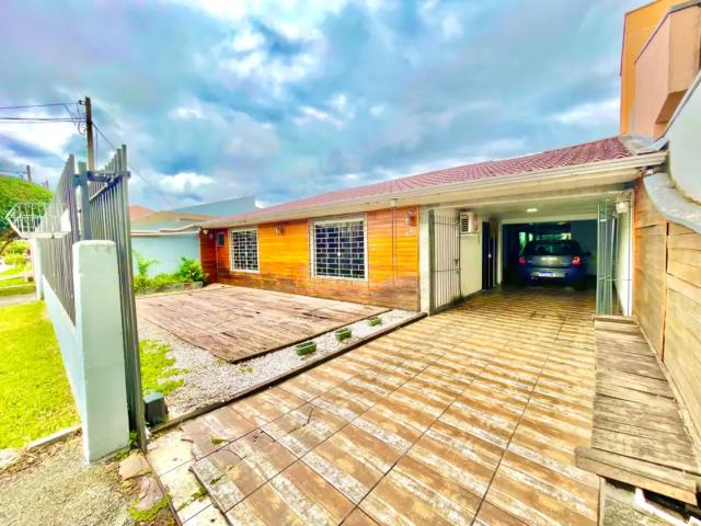 Casa / Sobrado para Venda em Pinhais/PR Jardim Cláudia 3 Quartos
