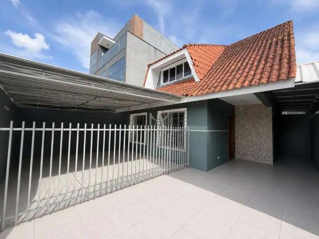 Casa / Sobrado para Venda em Pinhais/PR Vargem Grande 4 Quartos
