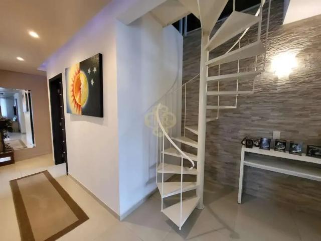 Casa / Sobrado para Venda em Pinhais/PR Vargem Grande 4 Quartos