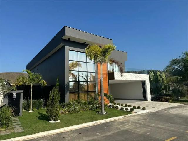 Casa / Sobrado para Venda em Pinheiral/RJ Centro 4 Quartos