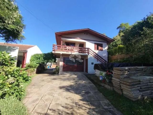 Casa / Sobrado para Venda em Picada Café/RS Centro 5 Quartos