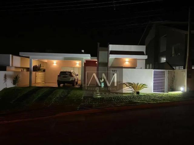 Casa / Sobrado para Venda em Piracaia/SP Centro 4 Quartos