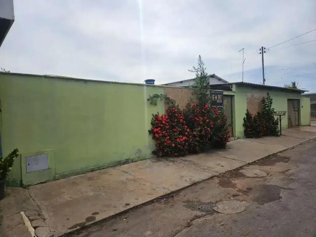 Casa / Sobrado para Venda em Piracanjuba/GO Setor Aeroporto 4 Quartos