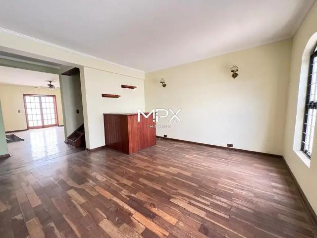 Casa / Sobrado para Venda em Piracicaba/SP Castelinho 4 Quartos
