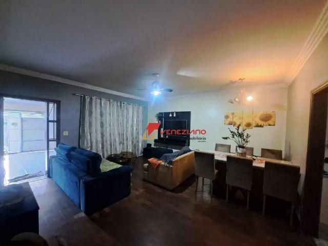 Casa / Sobrado para Venda em Piracicaba/SP Castelinho 3 Quartos