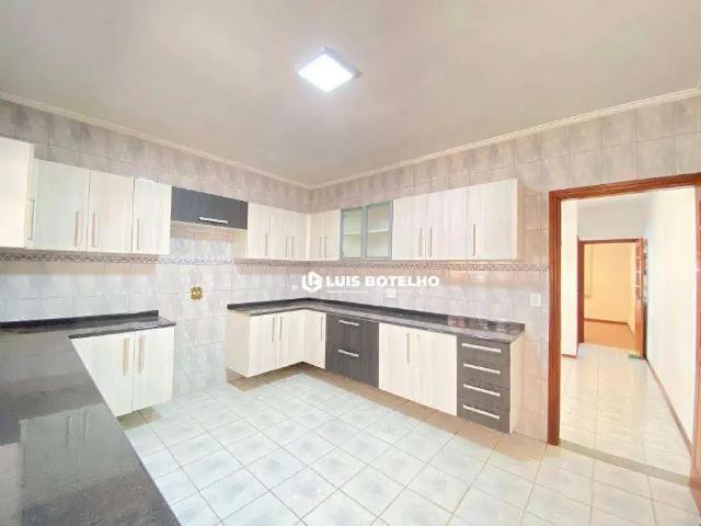 Casa / Sobrado para Venda em Piracicaba/SP Água Branca 3 Quartos