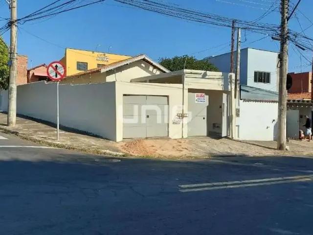 Casa / Sobrado para Venda em Piracicaba/SP Água Branca 4 Quartos