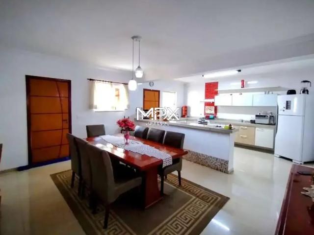 Casa / Sobrado para Venda em Piracicaba/SP Pompéia 5 Quartos