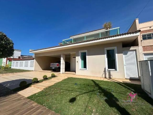 Casa / Sobrado para Venda em Pirassununga/SP Cidade Jardim 4 Quartos