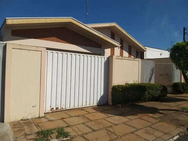 Casa / Sobrado para Venda em Pirassununga/SP Jardim do Lago 3 Quartos