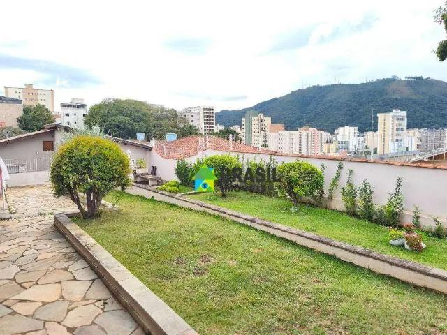 Casa / Sobrado para Venda em Poços de Caldas/MG Centro 4 Quartos