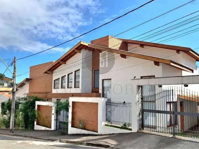 Casa / Sobrado para Venda em Poços de Caldas/MG Centro 4 Quartos