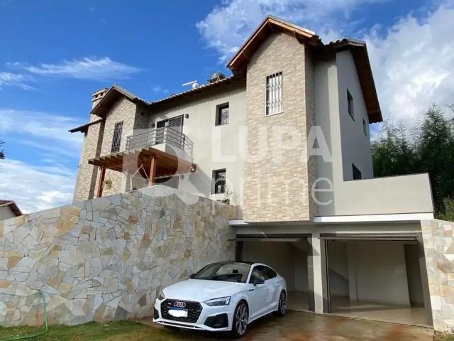 Casa / Sobrado para Venda em Poços de Caldas/MG Centro 6 Quartos