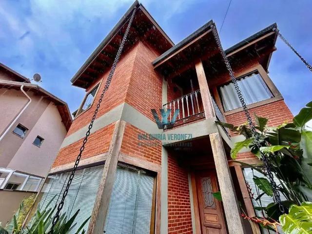 Casa / Sobrado para Venda em Poços de Caldas/MG Condomínio Pitangueiras 3 Quartos