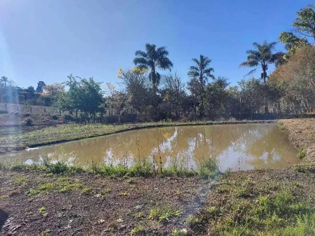 Casa / Sobrado para Venda em Poços de Caldas/MG Conjunto Habitacional Pedro Afonso Junqueira 3 Quartos