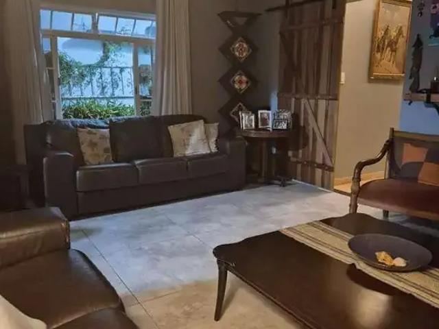Casa / Sobrado para Venda em Poços de Caldas/MG Jardim Country Club 4 Quartos