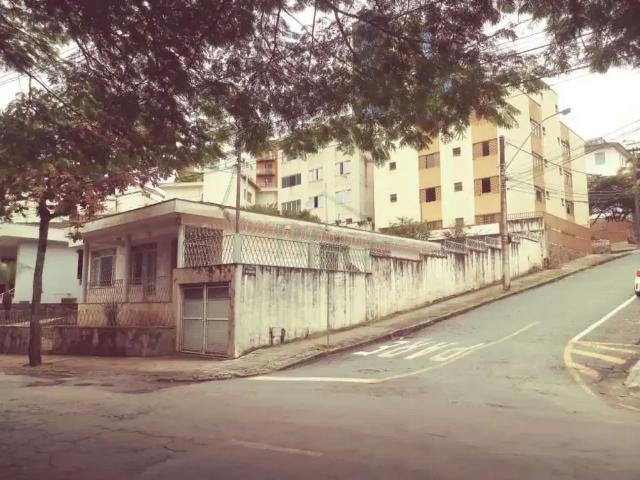 Casa / Sobrado para Venda em Poços de Caldas/MG Jardim Cascatinha 3 Quartos