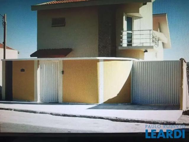 Casa / Sobrado para Venda em Poços de Caldas/MG Jardim das Azaléias 3 Quartos