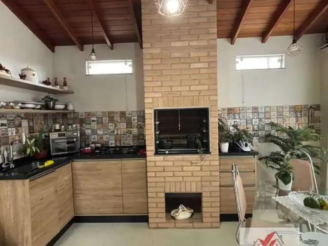 Casa / Sobrado para Venda em Poços de Caldas/MG Jardim das Azaléias 3 Quartos