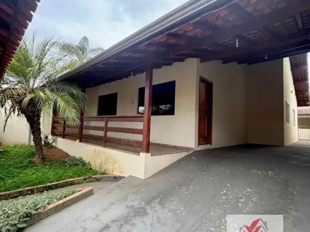 Casa / Sobrado para Venda em Poços de Caldas/MG Jardim das Acácias 3 Quartos