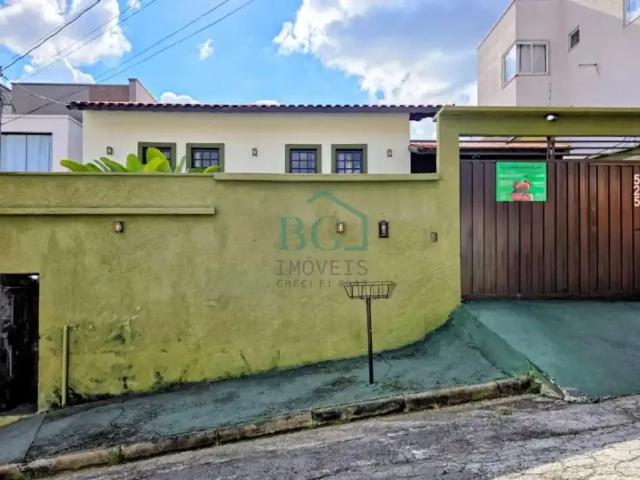 Casa / Sobrado para Venda em Poços de Caldas/MG Jardim das Hortênsias 3 Quartos