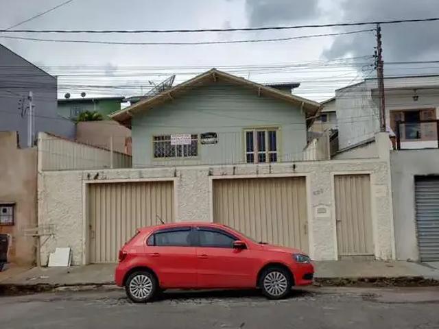 Casa / Sobrado para Venda em Poços de Caldas/MG Jardim Ipê 3 Quartos