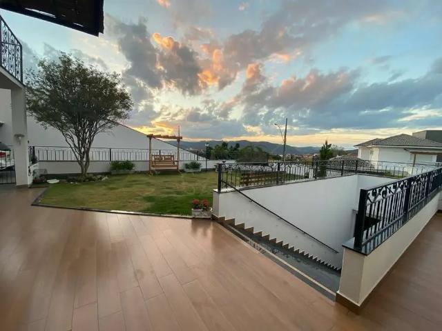Casa / Sobrado para Venda em Poços de Caldas/MG Jardim Novo Mundo 4 Quartos