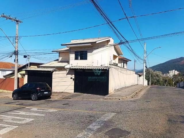 Casa / Sobrado para Venda em Poços de Caldas/MG Jardim Santa Rosália 3 Quartos
