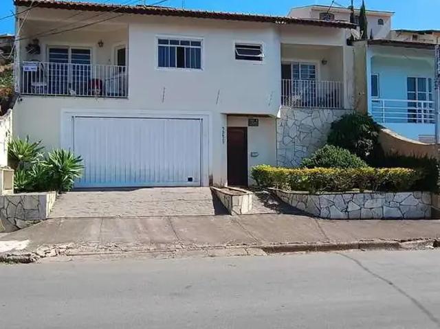 Casa / Sobrado para Venda em Poços de Caldas/MG Jardim Vitória 3 Quartos