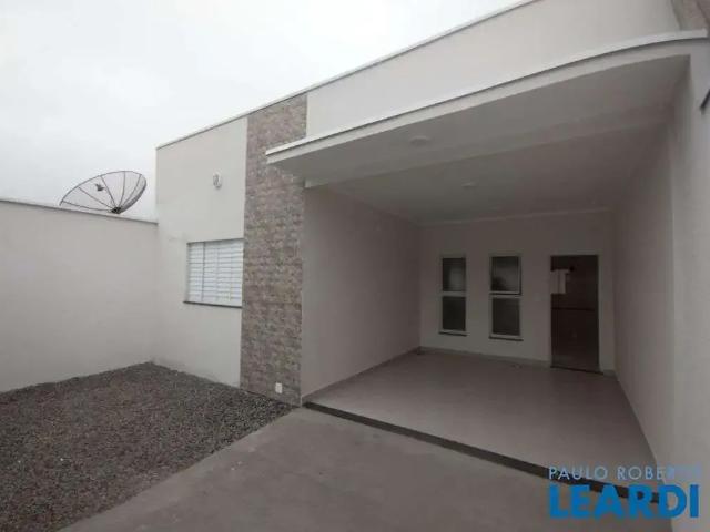 Casa / Sobrado para Venda em Poços de Caldas/MG Parque das Nações 2 Quartos