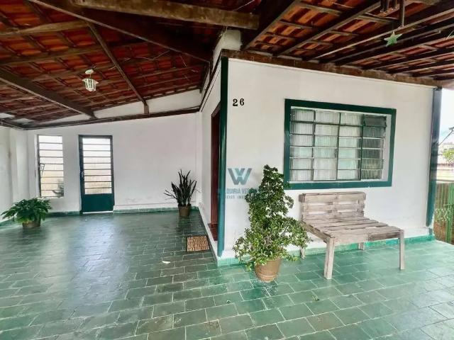 Casa / Sobrado para Venda em Poços de Caldas/MG Parque Pinheiros 3 Quartos