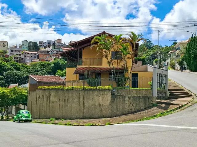 Casa / Sobrado para Venda em Poços de Caldas/MG Parque Vivaldi Leite Ribeiro 4 Quartos