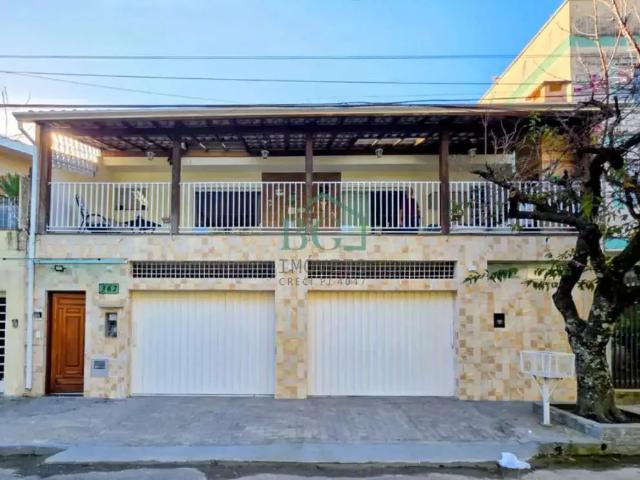 Casa / Sobrado para Venda em Poços de Caldas/MG Santa Ângela 3 Quartos