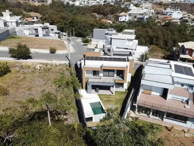 Casa / Sobrado para Venda em Poços de Caldas/MG Santa Maria 3 Quartos