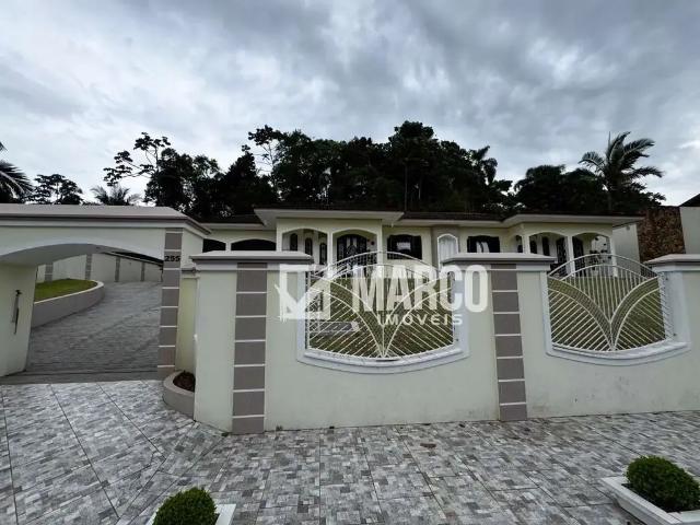 Casa / Sobrado para Venda em Pomerode/SC Centro 4 Quartos