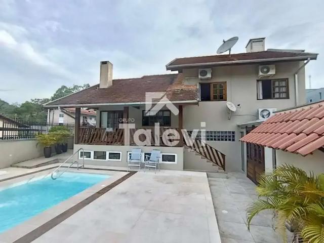 Casa / Sobrado para Venda em Pomerode/SC Centro 4 Quartos