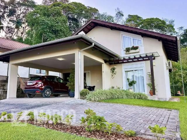 Casa / Sobrado para Venda em Pomerode/SC Centro 3 Quartos