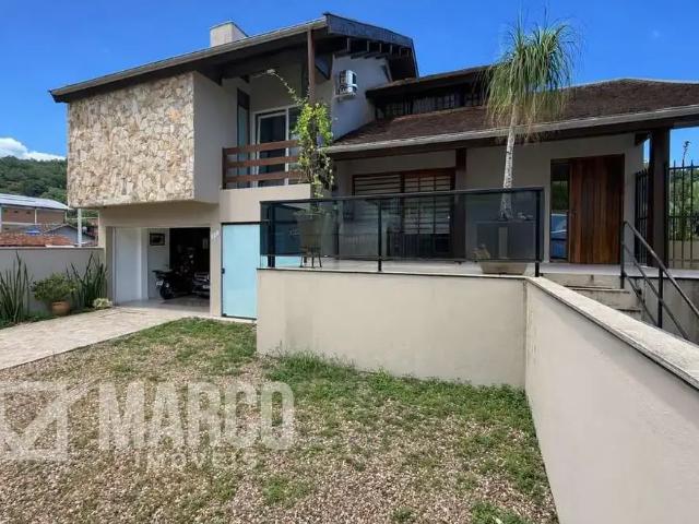 Casa / Sobrado para Venda em Pomerode/SC Centro 3 Quartos