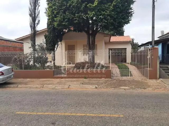 Casa / Sobrado para Venda em Ponta Grossa/PR Uvaranas 4 Quartos