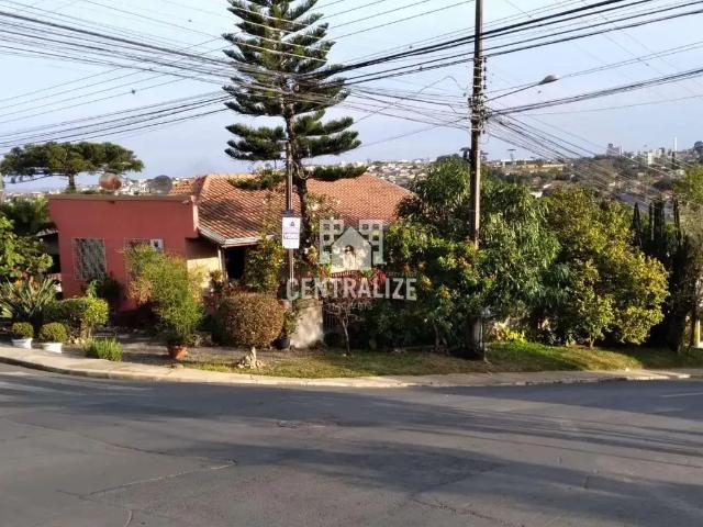 Casa / Sobrado para Venda em Ponta Grossa/PR Uvaranas 4 Quartos