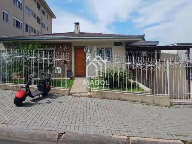 Casa / Sobrado para Venda em Ponta Grossa/PR Uvaranas 4 Quartos