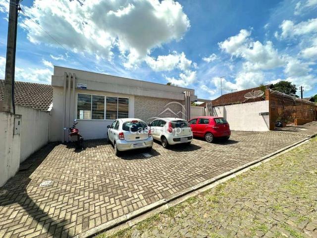 Casa / Sobrado para Venda em Ponta Grossa/PR Uvaranas 6 Quartos