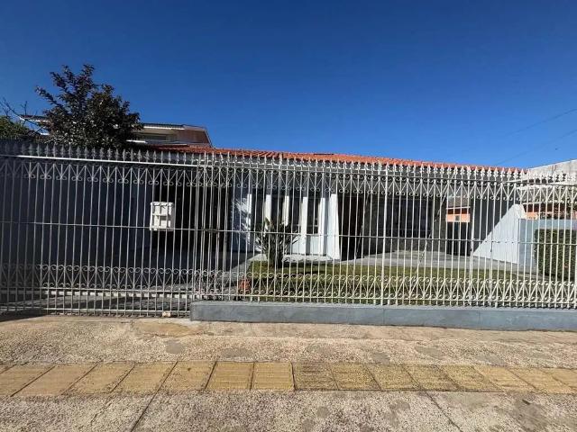 Casa / Sobrado para Venda em Ponta Grossa/PR Uvaranas 6 Quartos