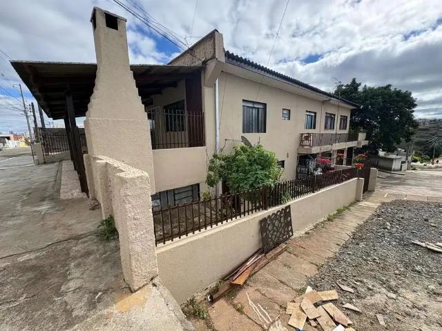 Casa / Sobrado para Venda em Ponta Grossa/PR Uvaranas 6 Quartos