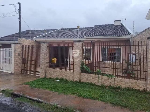 Casa / Sobrado para Venda em Ponta Grossa/PR Uvaranas 3 Quartos