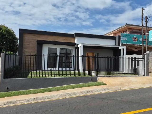 Casa / Sobrado para Venda em Ponta Grossa/PR Uvaranas 3 Quartos